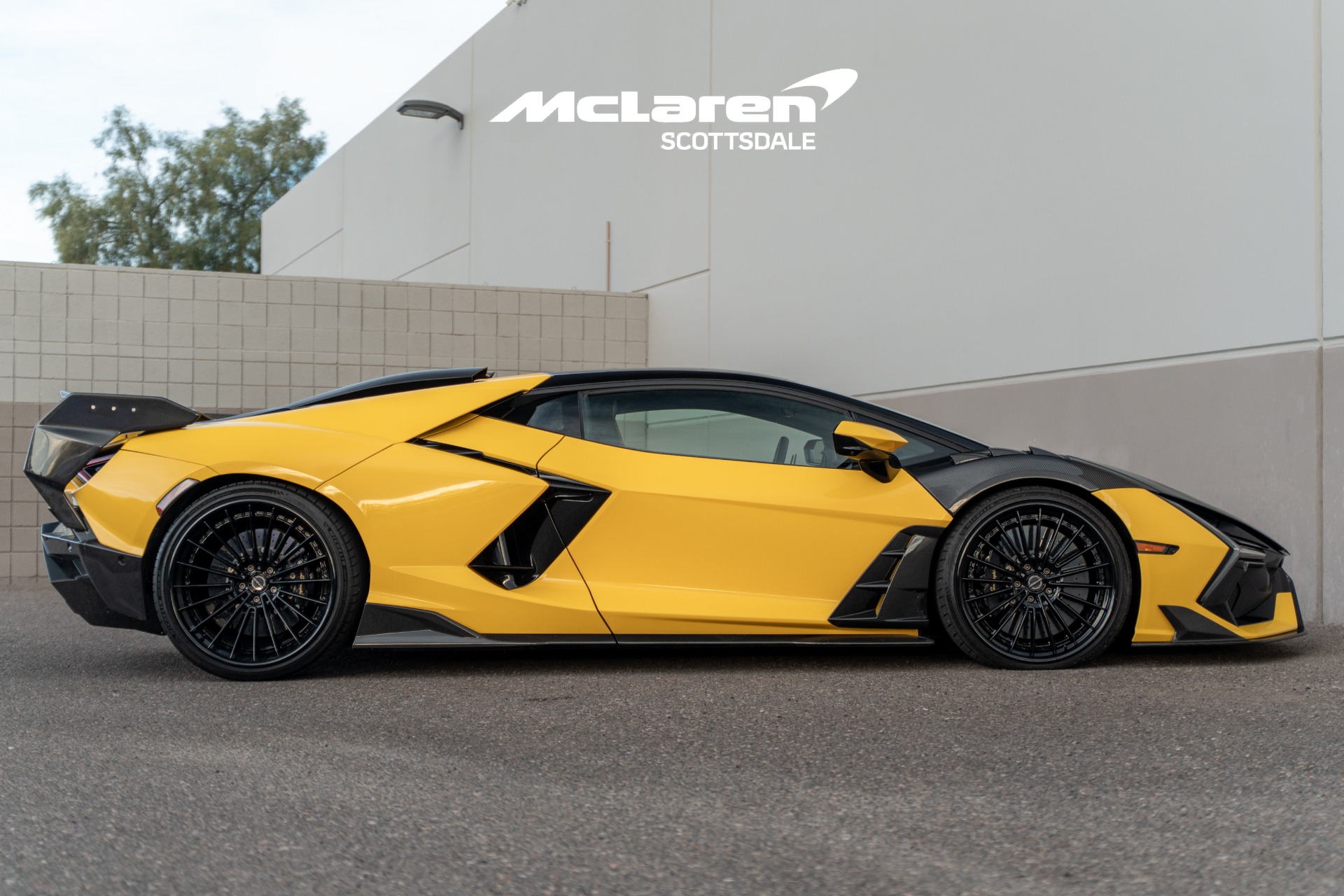 Black And Yellow Lamborghini Revuelto